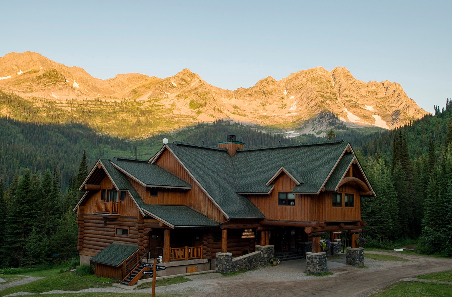 Island Lake Lodge - Work in Fernie